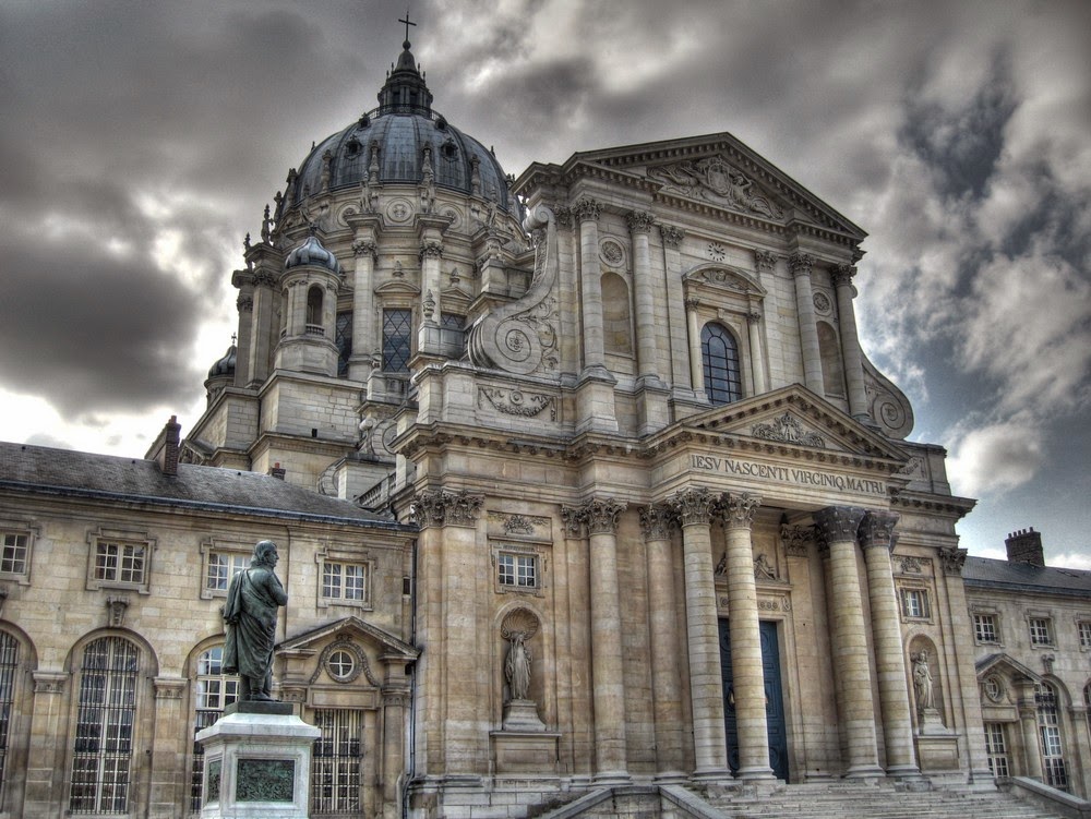 Val de Grace Church en París. Jacques Lemercier