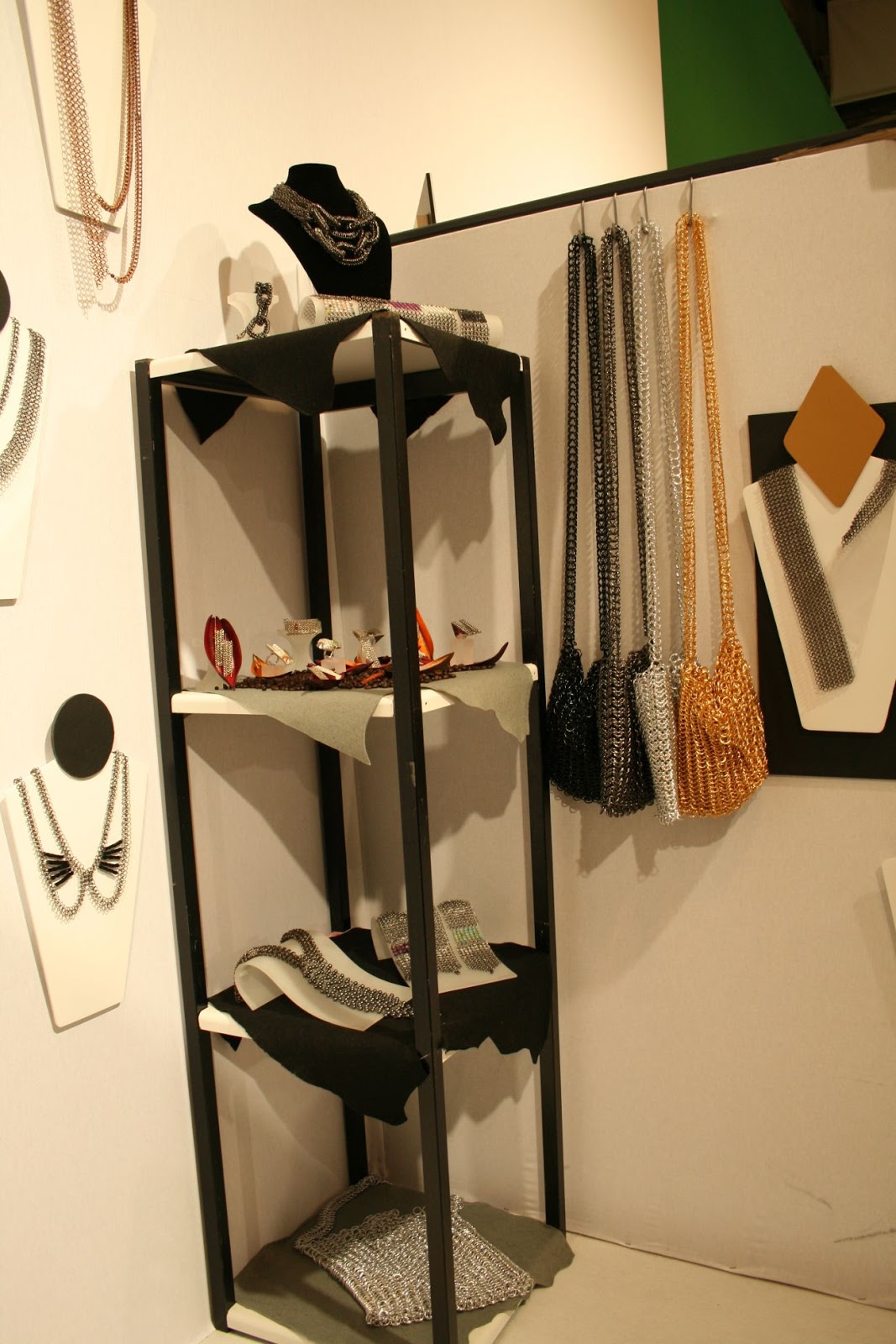 Prochaine - bijuterii si accesorii handmade: Designerul Anca Radulescu ...