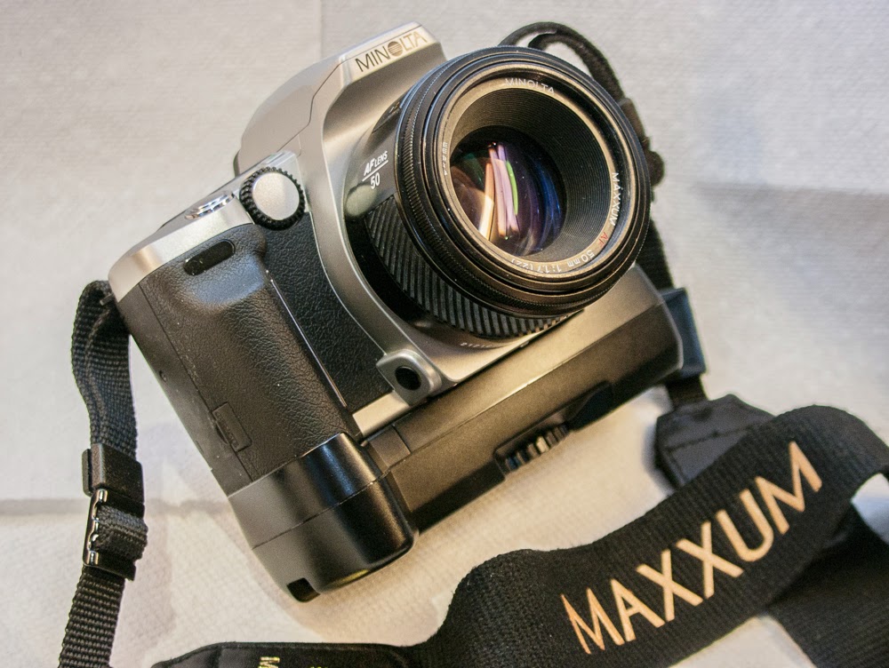 old camera timer: Minolta Maxxum 5