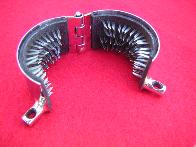 DominaToys: KTB KALI TEETH BRACELET