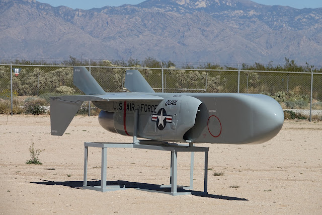 Blair's 軍事,警察及消防攝影: MCDONNELL ADM-20C QUAIL 鵪鶉