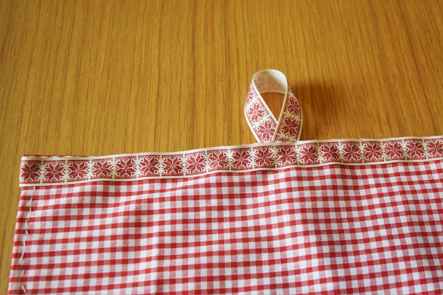 DIY FABRIC ADVENT CALENDAR - A Life With Frills