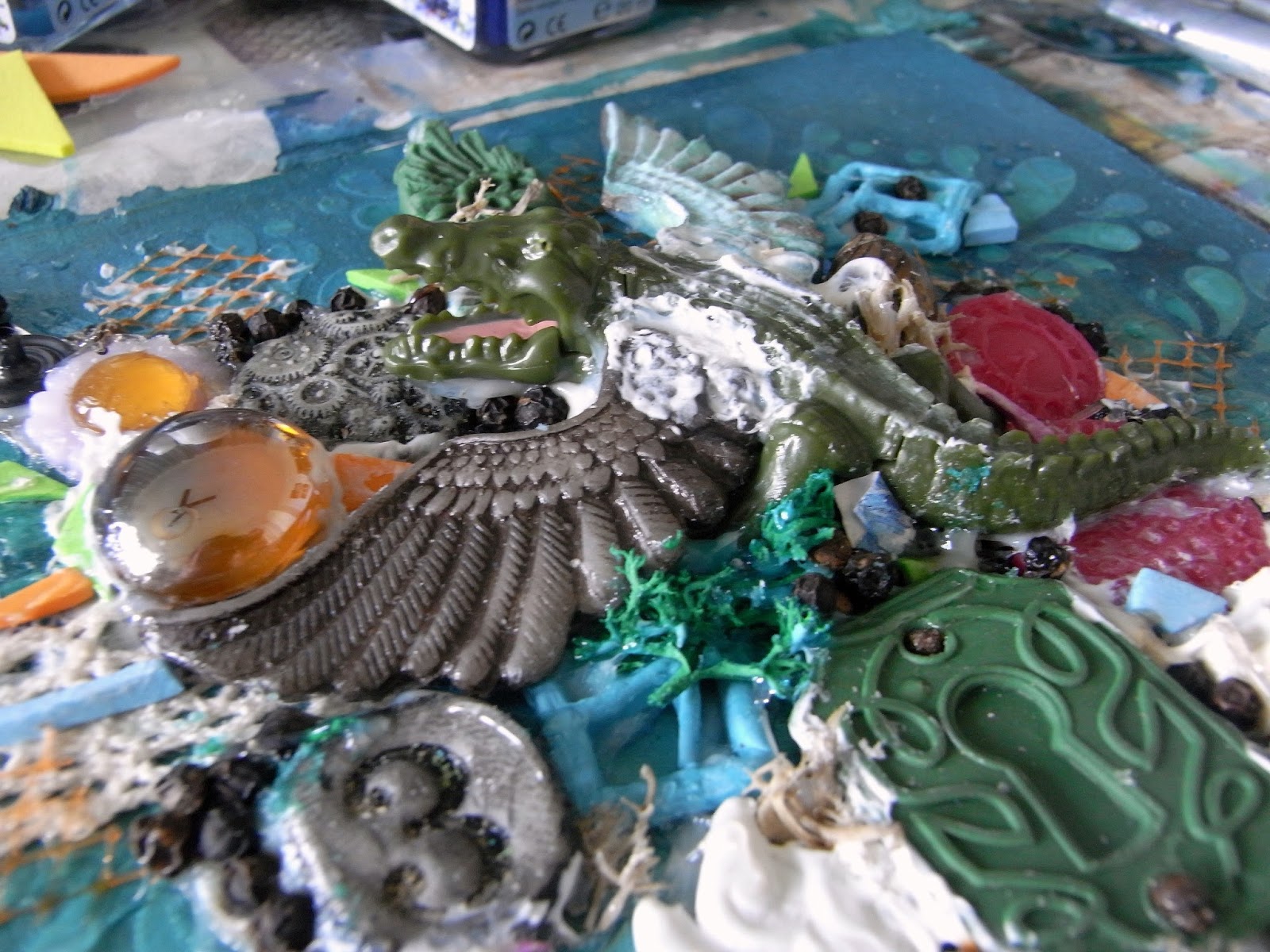 saraccino: Winged crocodile - Playing with mixed media (Wanderlust 2016)