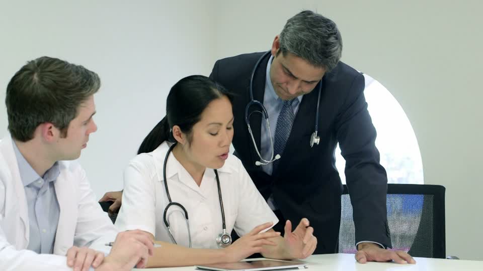 médicos latinos : 16 normas para el buen Estudiante de Medicina