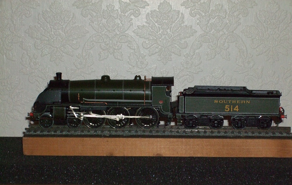 DAISY SAYS MOOO!: OO GAUGE DJH KIT CLASS S15 [4-6-0] WITH URIE TENDER