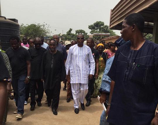 Lowo Oyediran Buried In Gbongan..See Pics From The Burial Of Man ...
