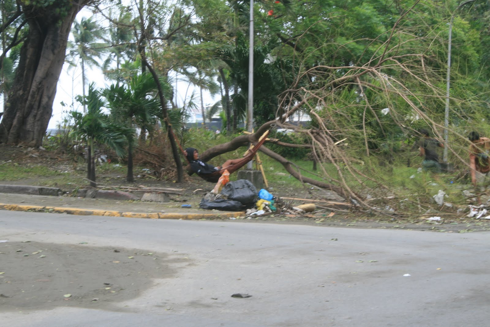 Chronicles of a Traveller: Baywalk (Manila Bay) after typhoon Pedring
