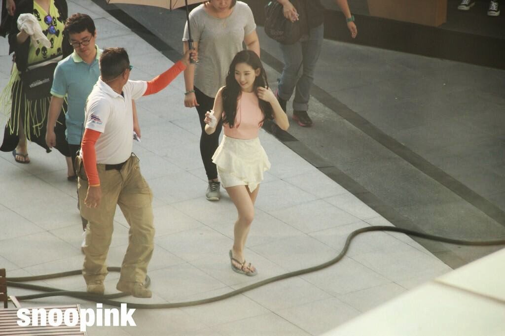 Soshi95: Taeyeon @ B-ing Commercial Filming Scene Pictures 090414