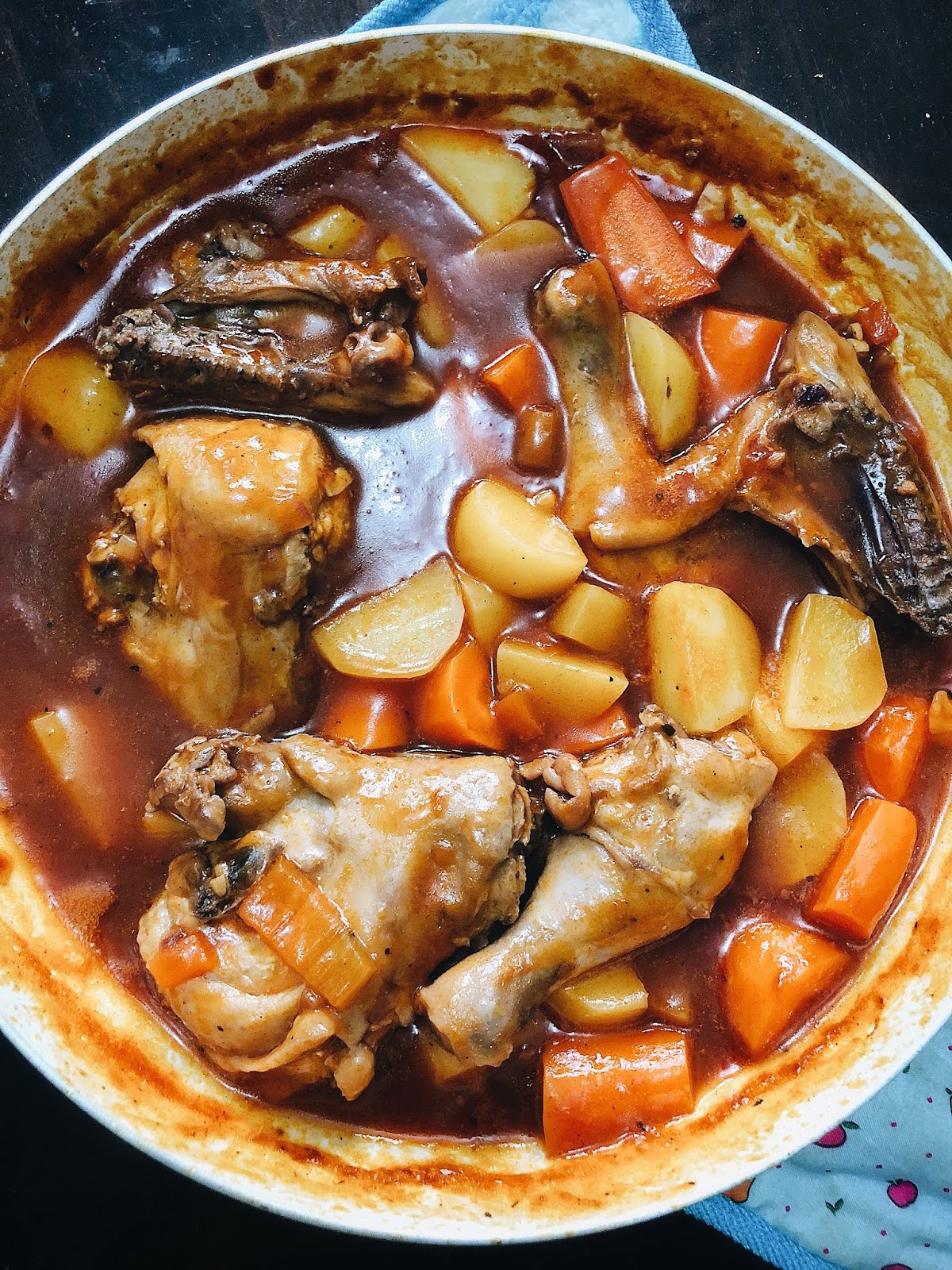 Kitchen Chronicles : Chicken Caldereta - Ochi In The City