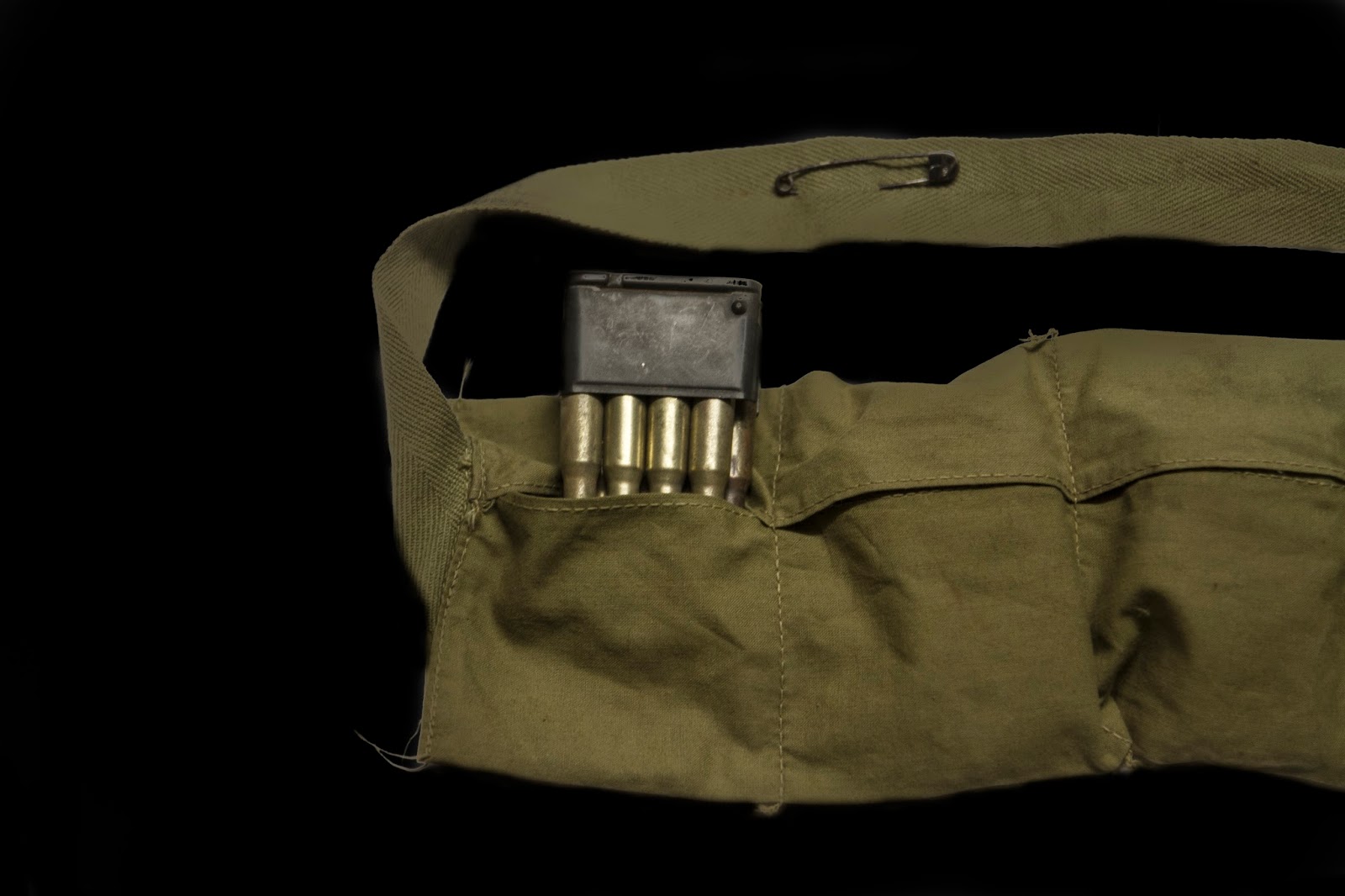 Militaria et WW2: US M1 Garand and Carbine Bandolier. Cotton.