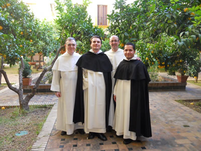 Imaginería religiosa "San Juan de Dios": EL HÁBITO DE LOS DOMINICOS
