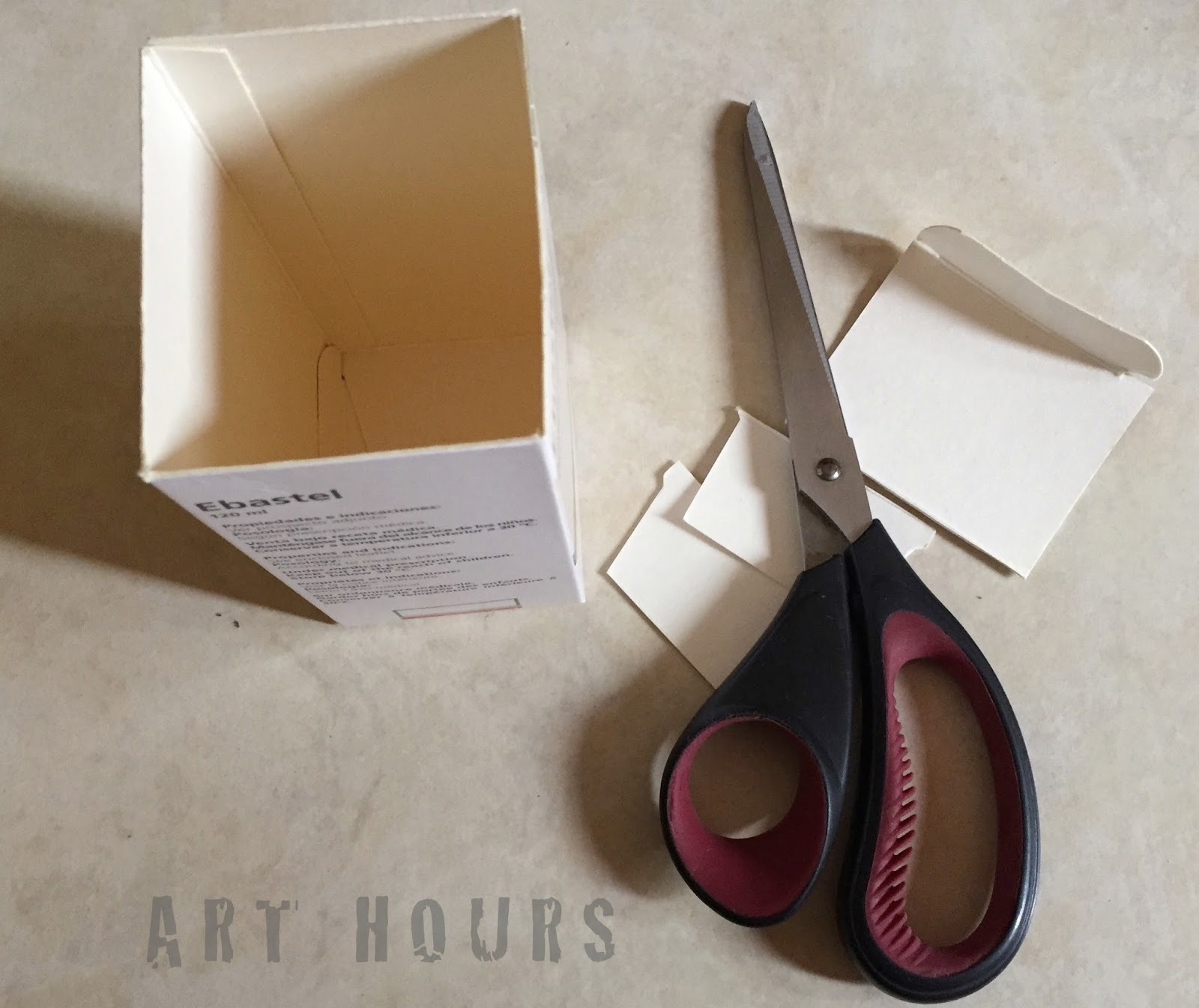 ArchGuide: Recycle Medicine Cartons into Stationery Holders