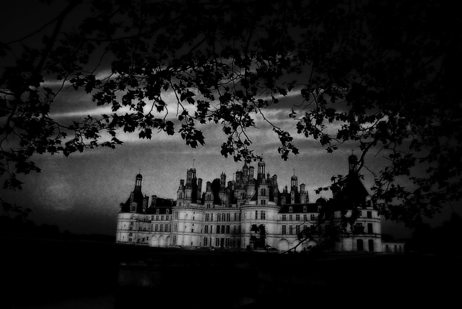 THE FRENCH HUTCH: LE MYSTERIEUX CARNIVAL