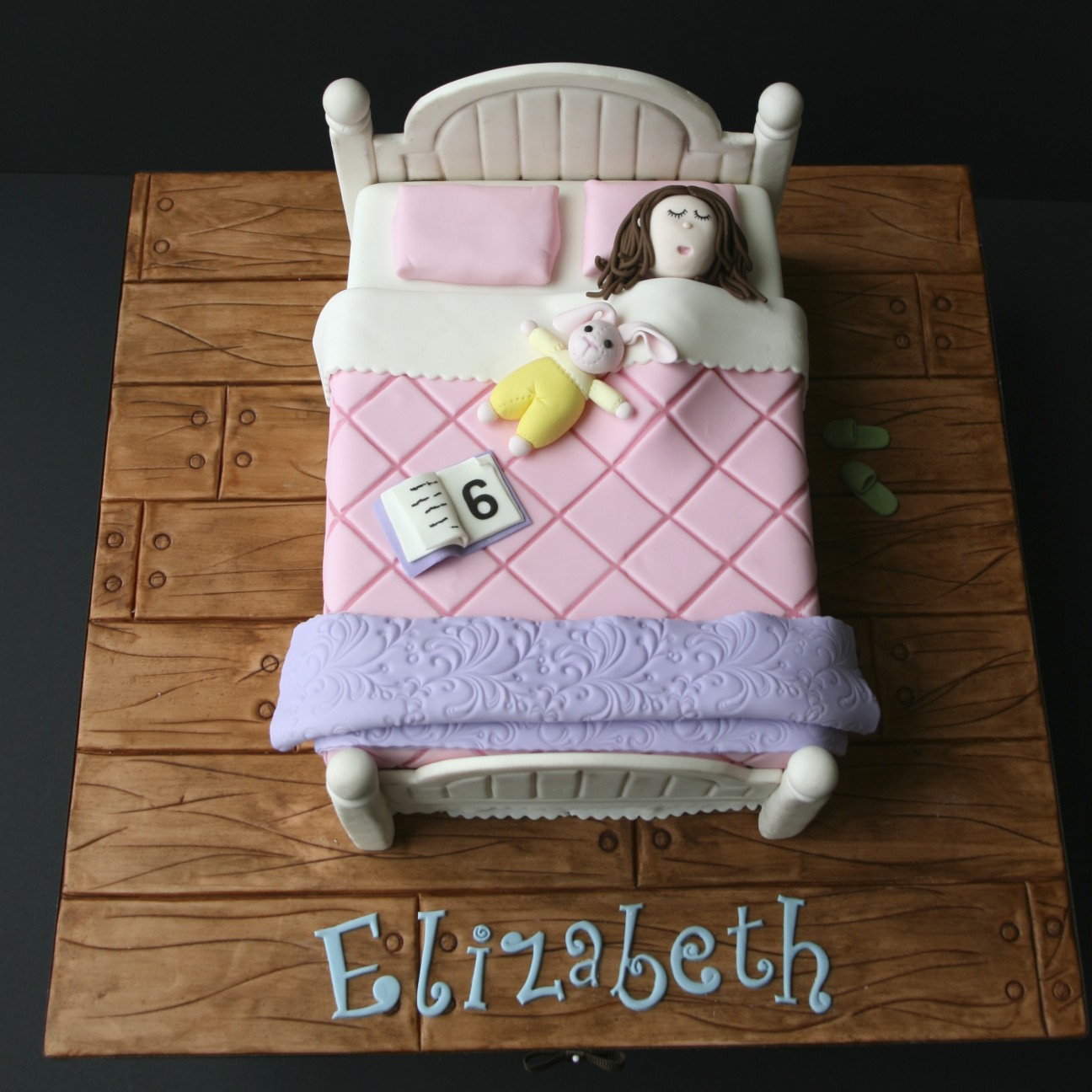 Sweet cake design: sleepover cake