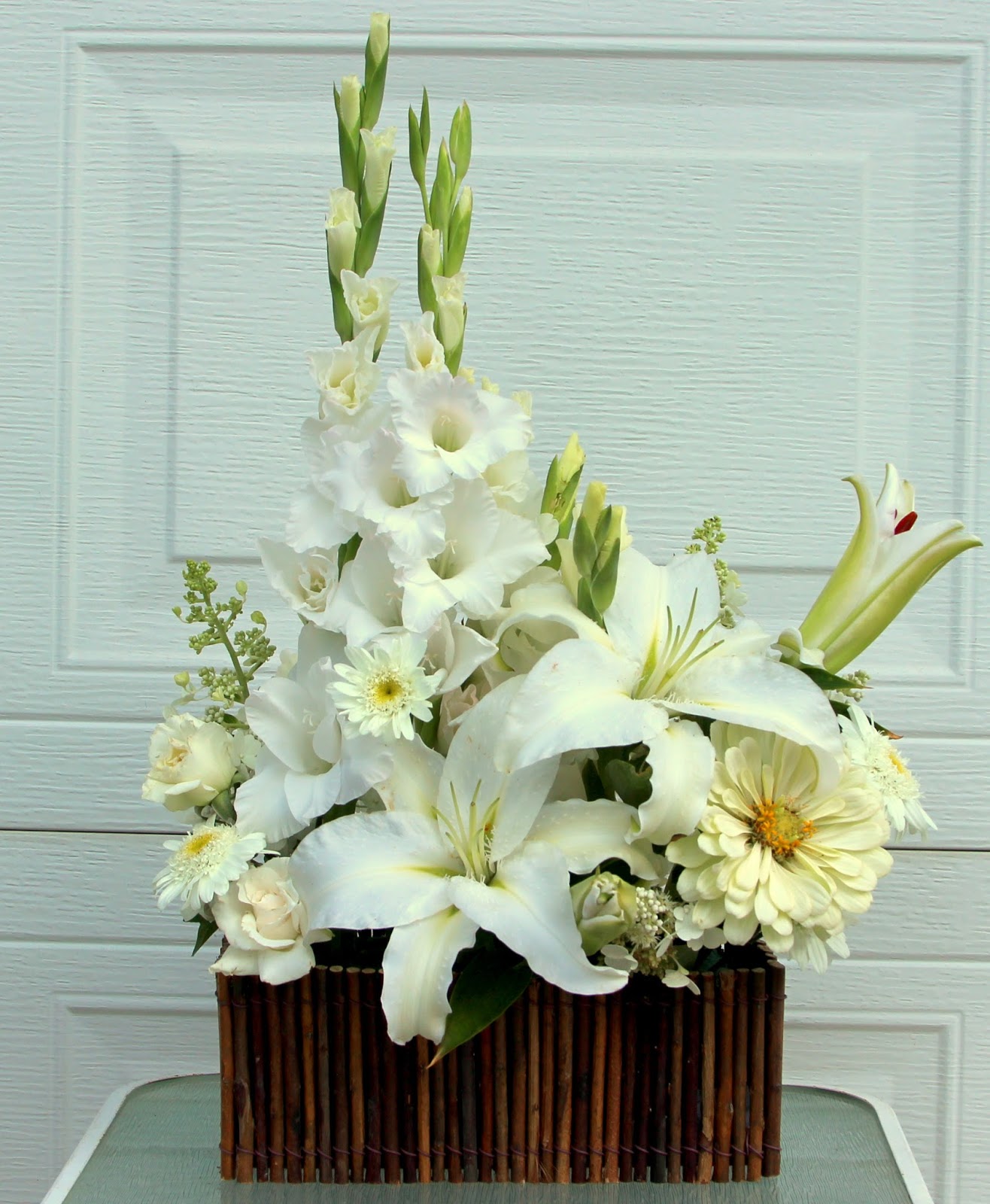 WHITE FLORAL ARRANGEMENTS -- DEPTH AND BEAUTY WITH A MONOCHROMATIC ...