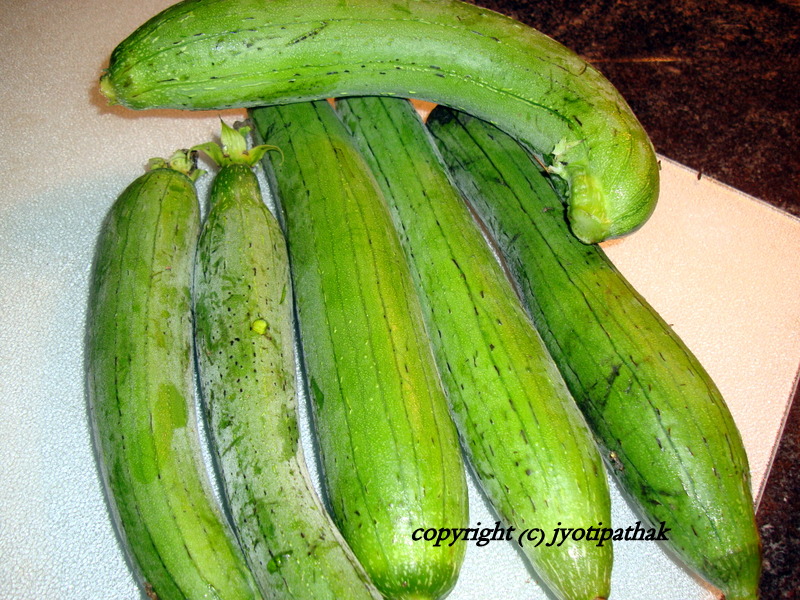 Taste of Nepal: Luffa Gourd - Gheeraula (घीरौला, पाटे घीरौला)