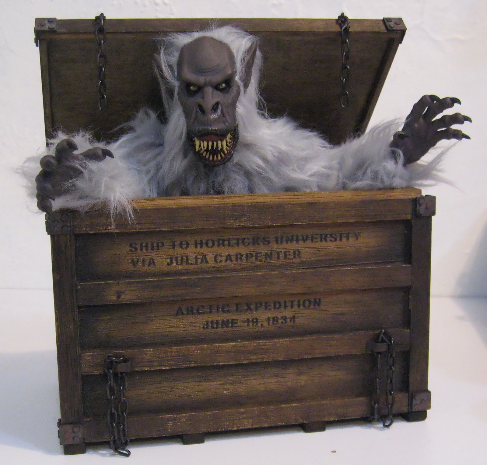 Betomatali 1/6 sculpt and paint works: Creepshow Flufy the crate beast ...