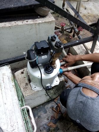 Cara memasang pompa air pendorong