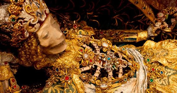 Meet the Fantastically Bejeweled Skeletons of Catholicism’s Forgotten ...