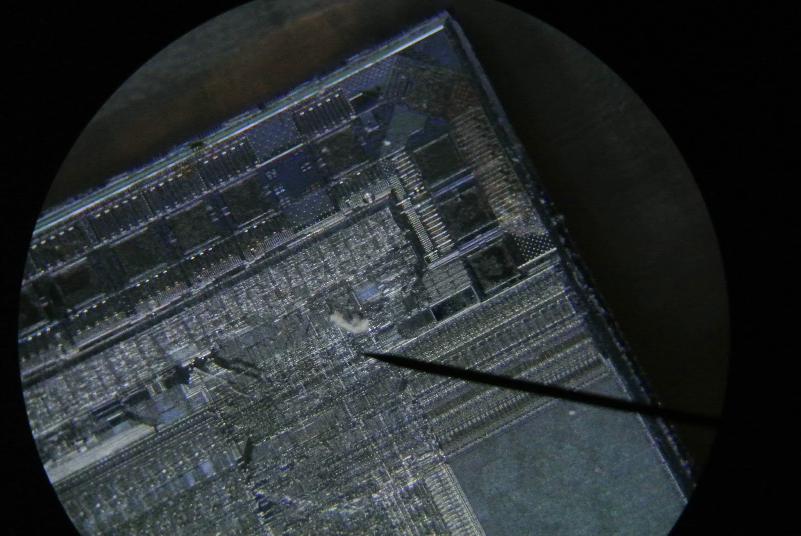 Science With Screens: Experiment 48: Integrated Circuit Silicon Chips