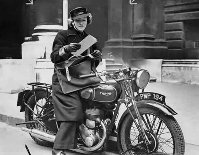 Fascinating Photos of Britain's Female Dispatch Riders During World War ...