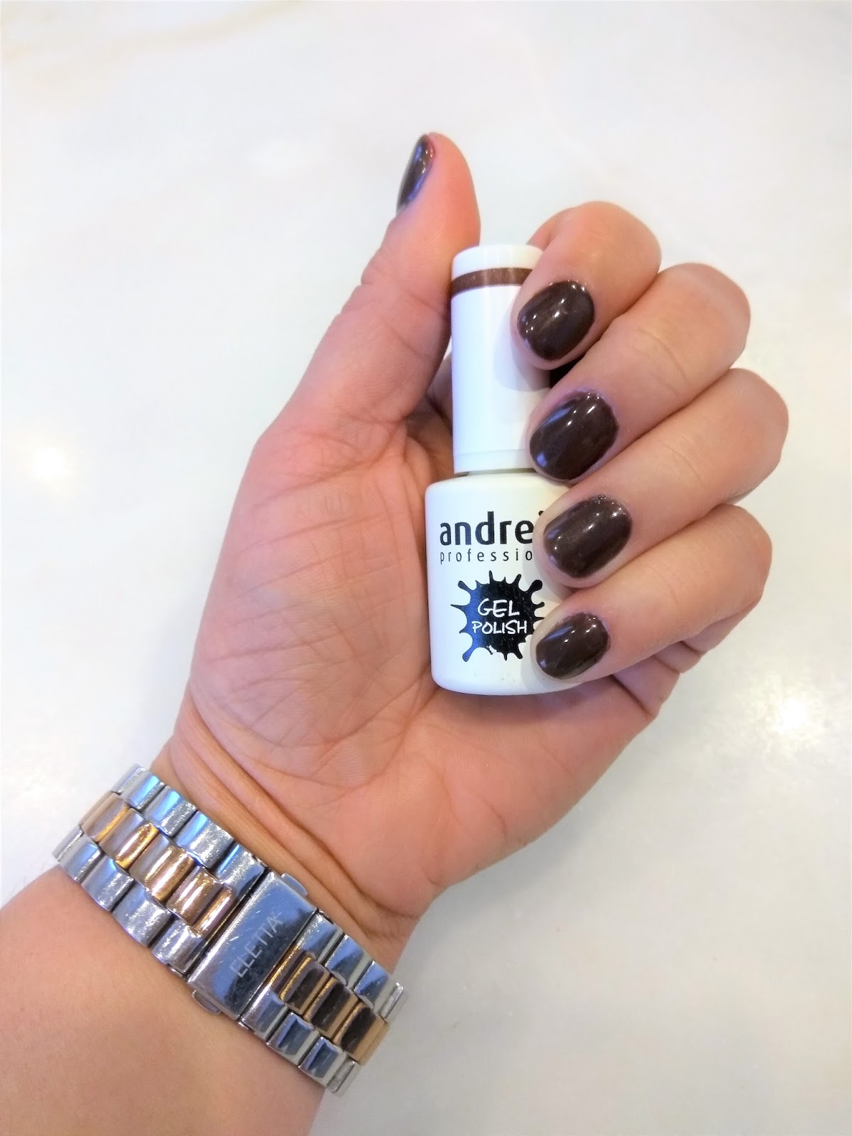 De Manta no Sofá: Unhas da semana #14 - Com verniz de gel Andreia.