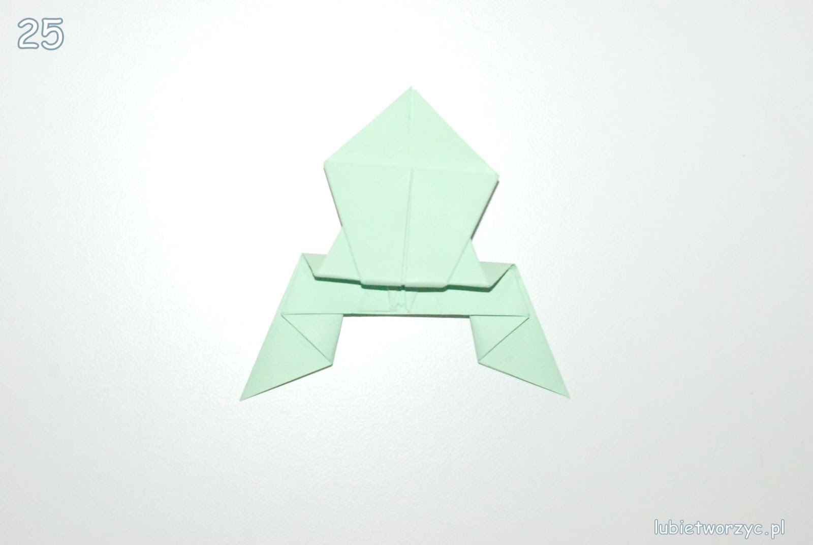 Skacząca żaba origami