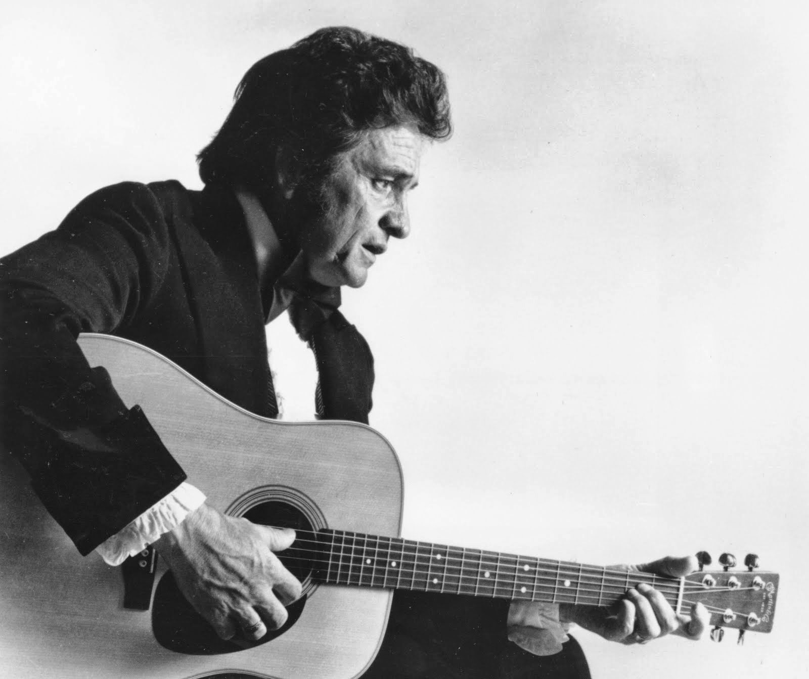 NOTICIAS Y EFEMERIDES MUSICALES Y DEL CINE: JOHNNY CASH, UN 26 DE ...
