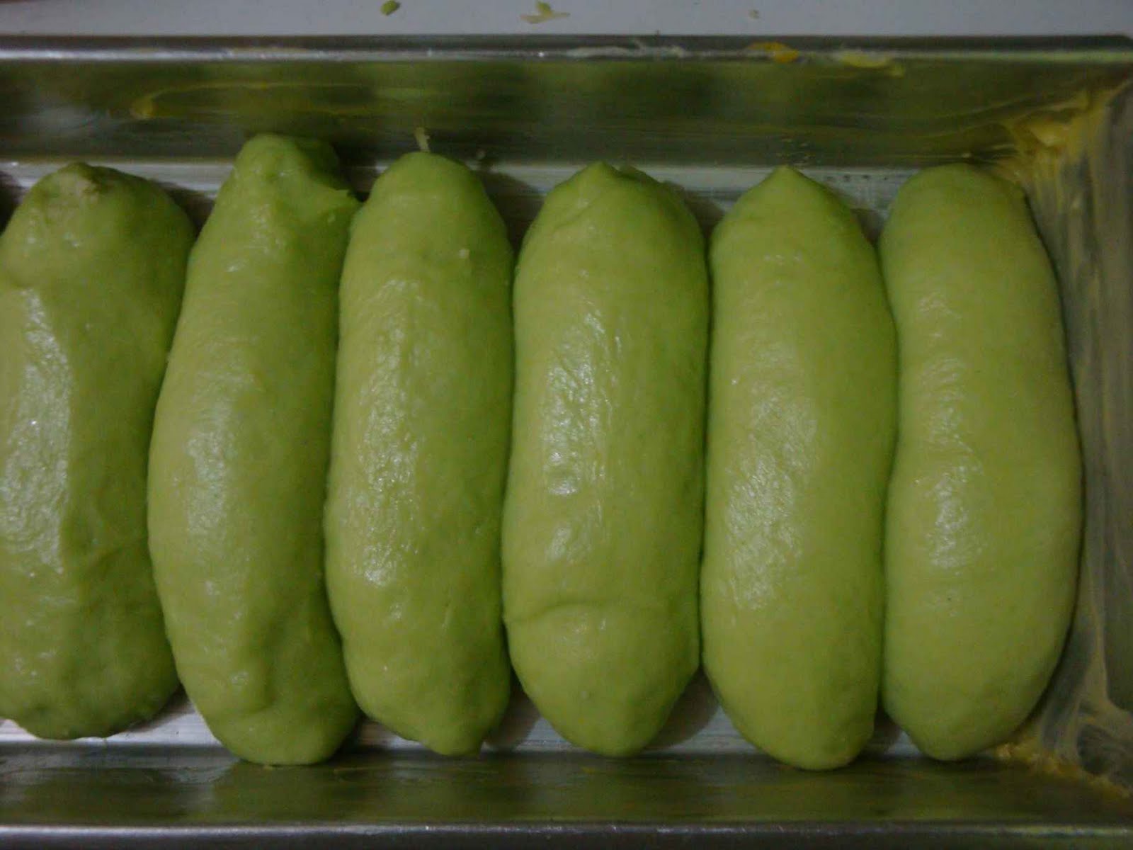 HESTI'S KITCHEN : yummy for your tummy: Roti Pandan