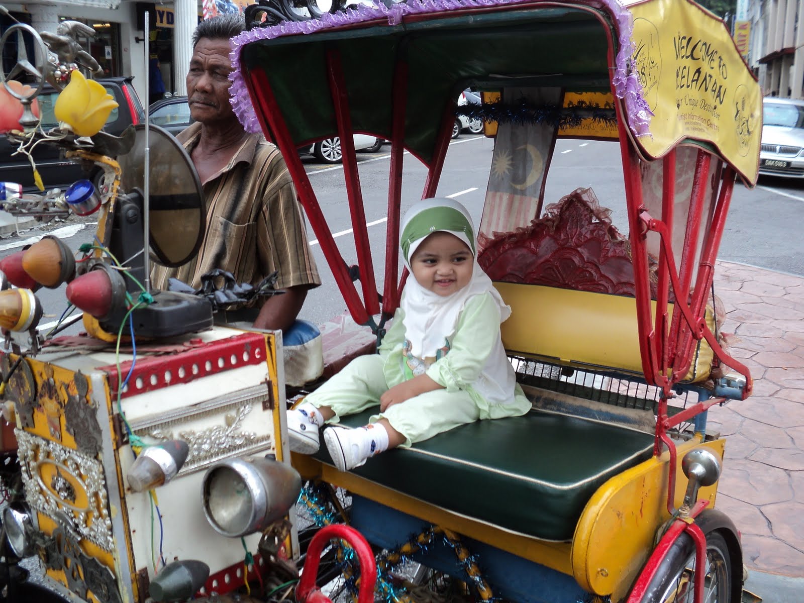 KOLEKSI PAK MAT TAHIR BARANGAN OLD SKOOL: seronok naik beca