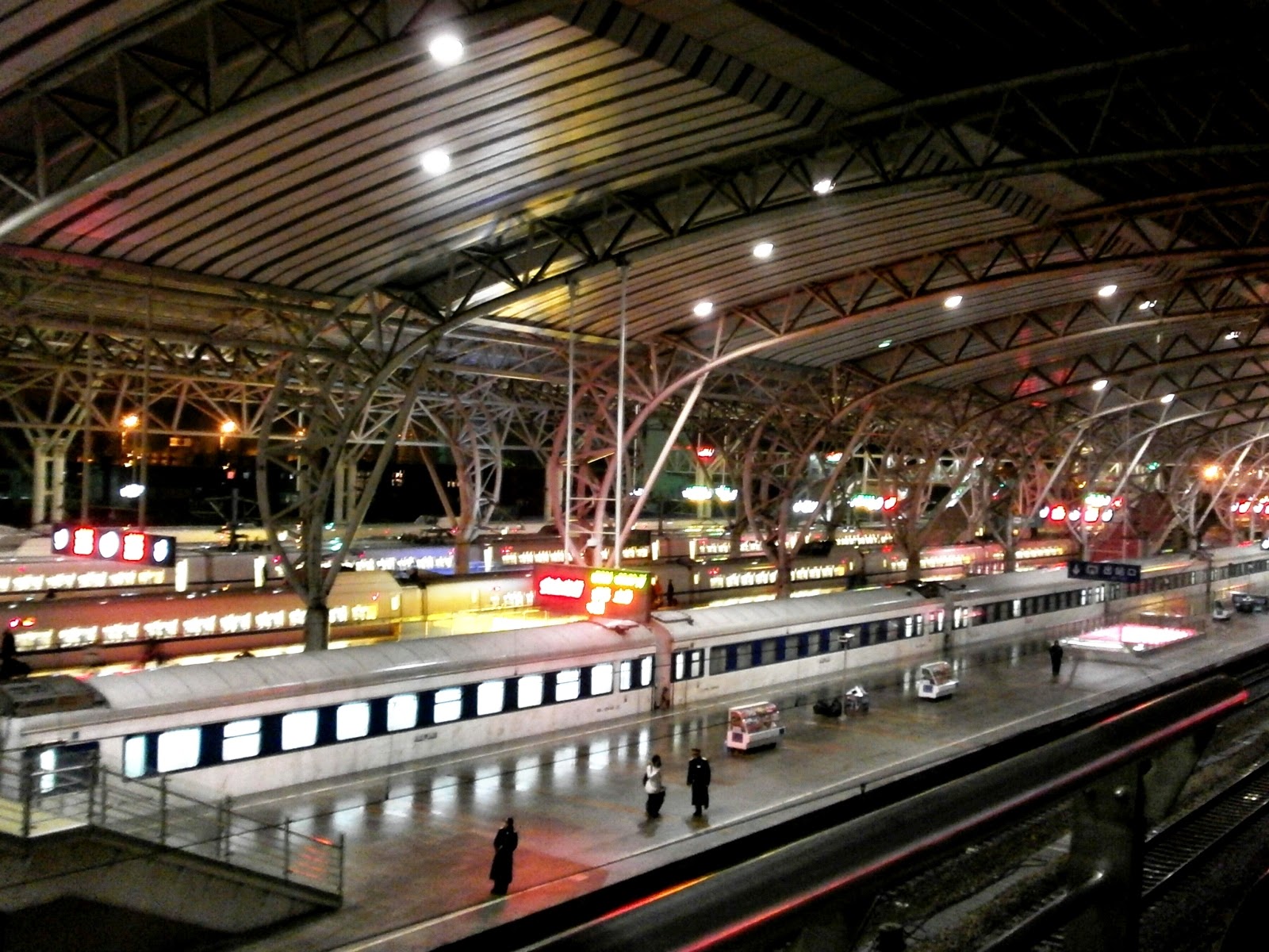 Musings at Cubao MRT Station