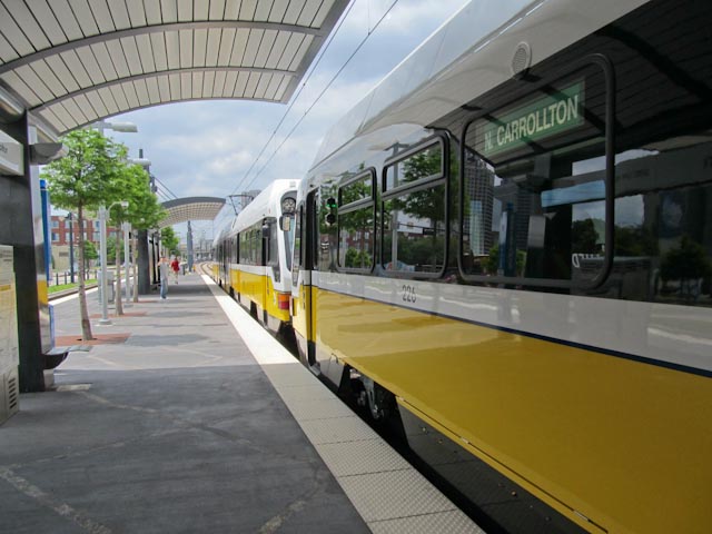 Buck Tracks: DART Dallas - Green Line - Deep Ellum Station - Set 1