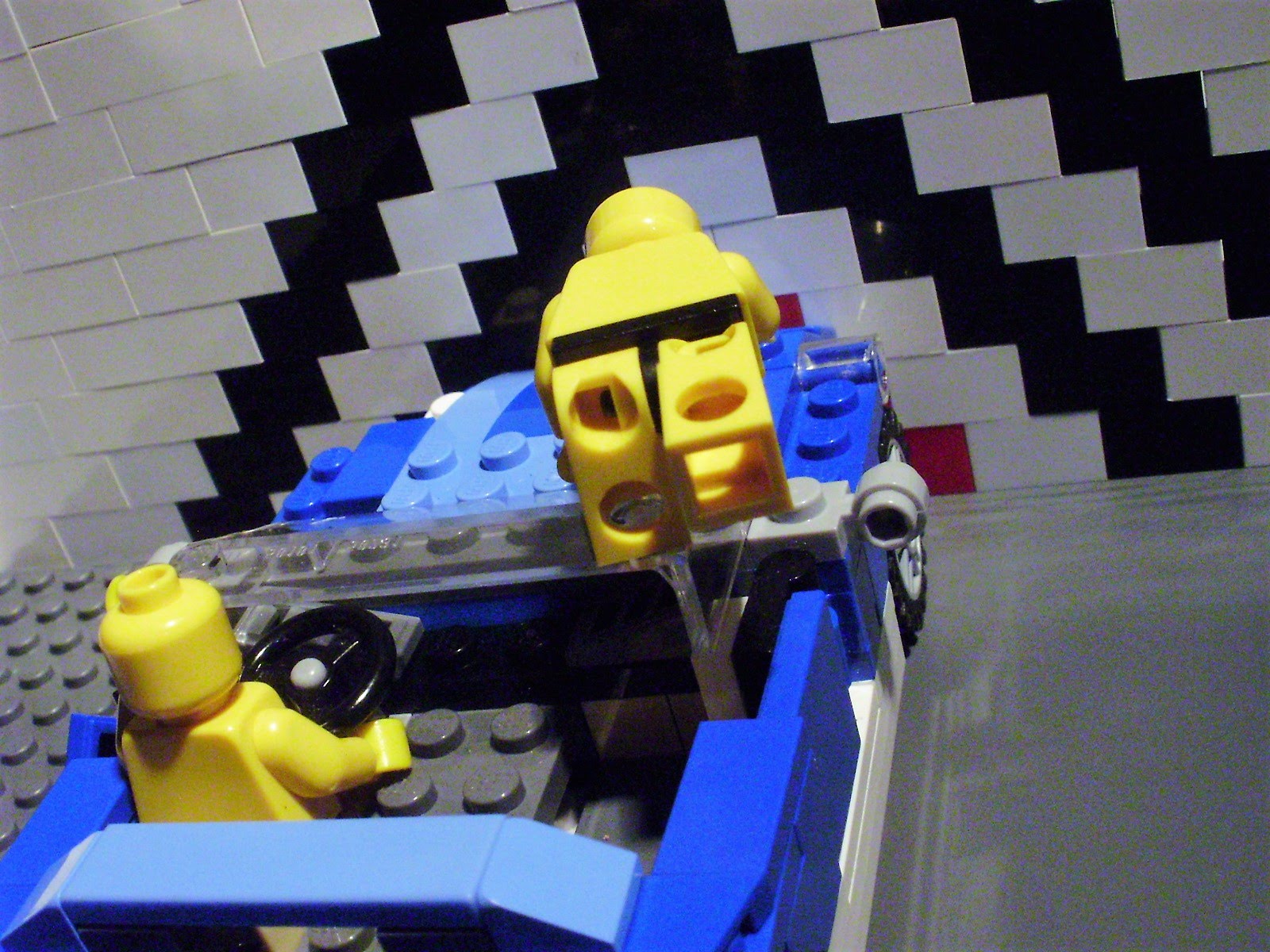 VIVOLEGO: Dummies Car crash test