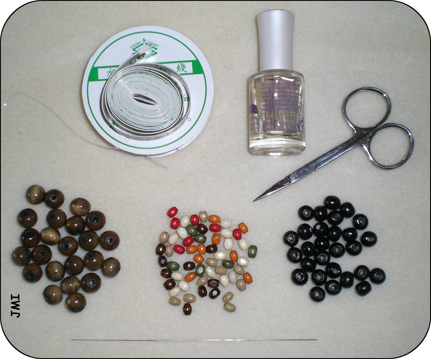 Crafting for Shoeboxes: How to make Elastic Bracelets