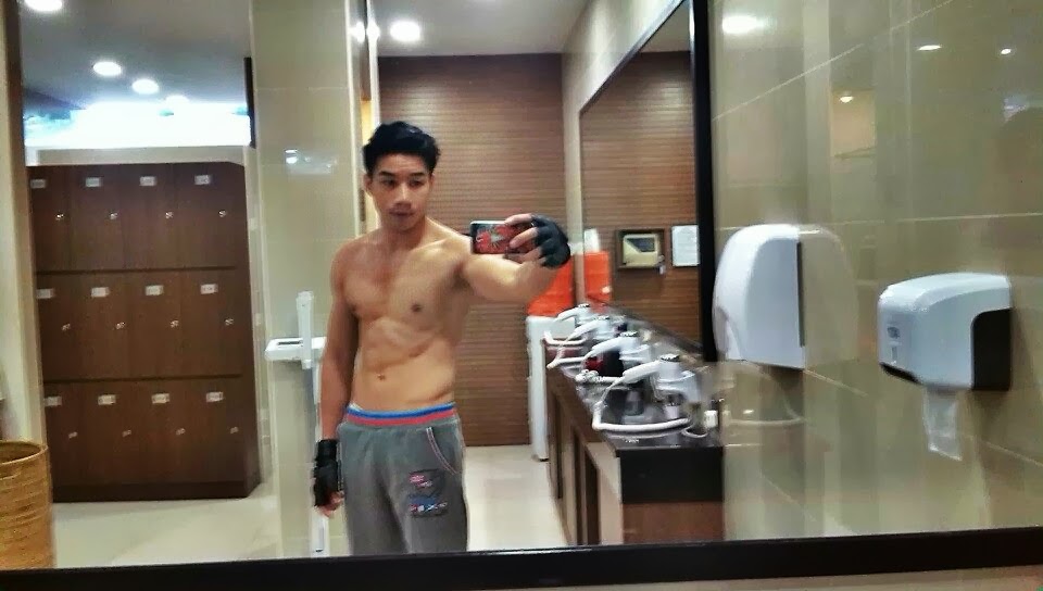 M y a n m a r H u n k s: Shirtless Min Lu Lu @ Selfie