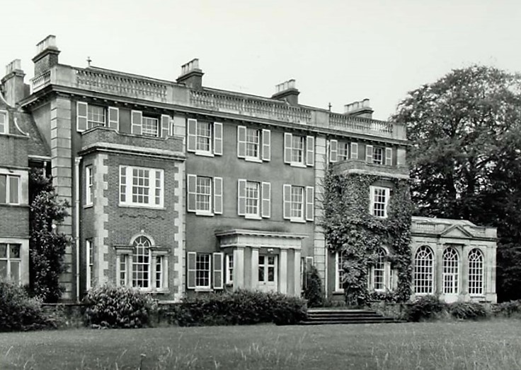 Landed families of Britain and Ireland: (369) Barclay of Youngsbury ...