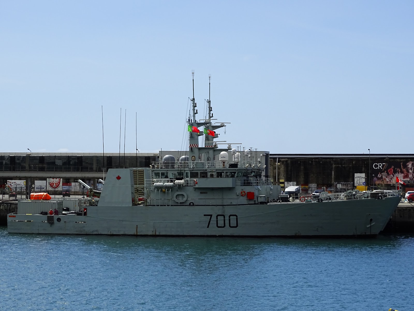 Sergio@Cruises: HMCS Kingston (700)
