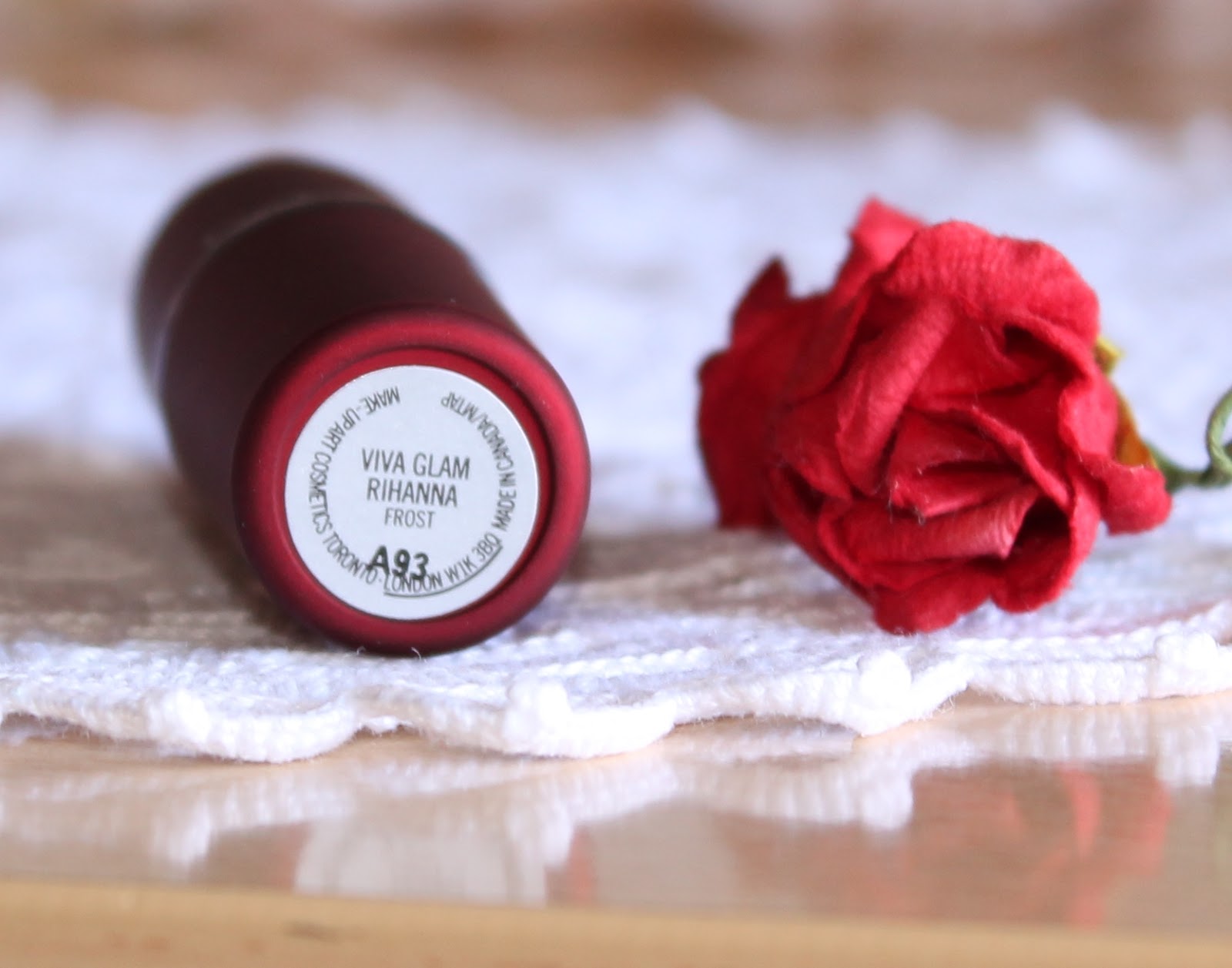Review | Frost Lipstick "Viva Glam Rihanna" Mac Cosmetics ~ Makeup Victim