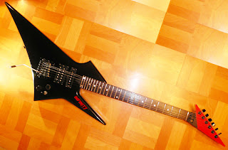 住むにはよいとこ。: INFINITY by JTG 中古入荷!!メタルなギターです!!