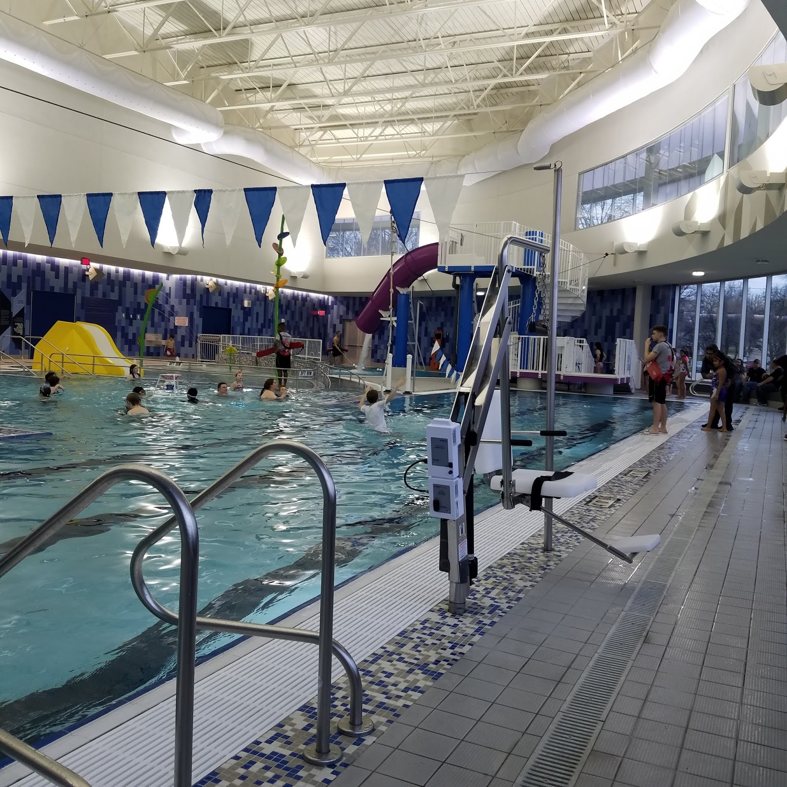 Play St. Louis: Indoor Aquatic Center at Maryland Heights Community Center