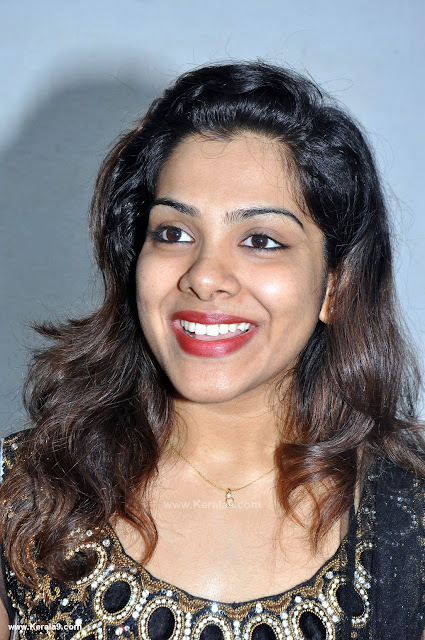 old: Sandhya Stills,Photos,Pictures