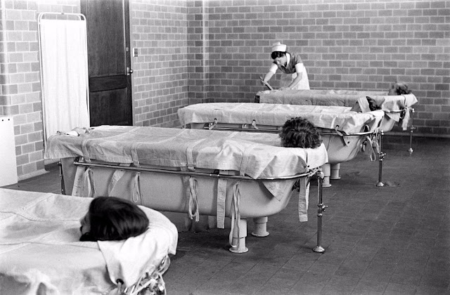 24 Disturbing Photographs Capture the Everyday Struggles of Patients at ...