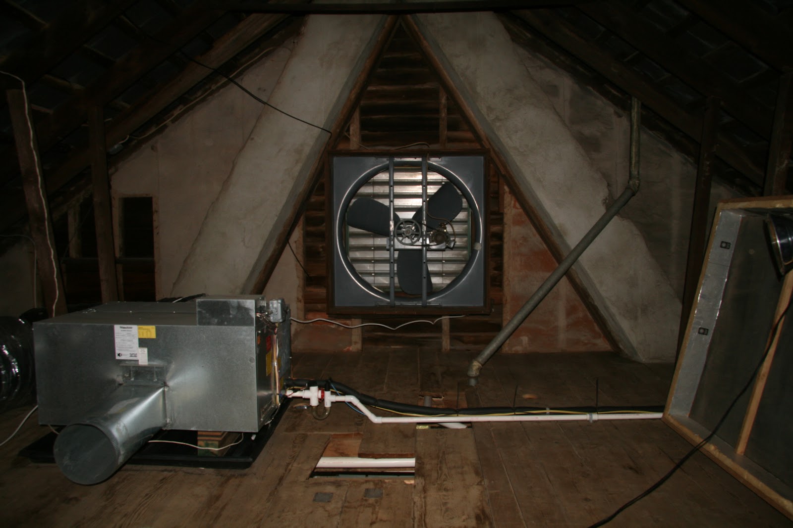 An Old Farm: Cooling An Old Farmhouse