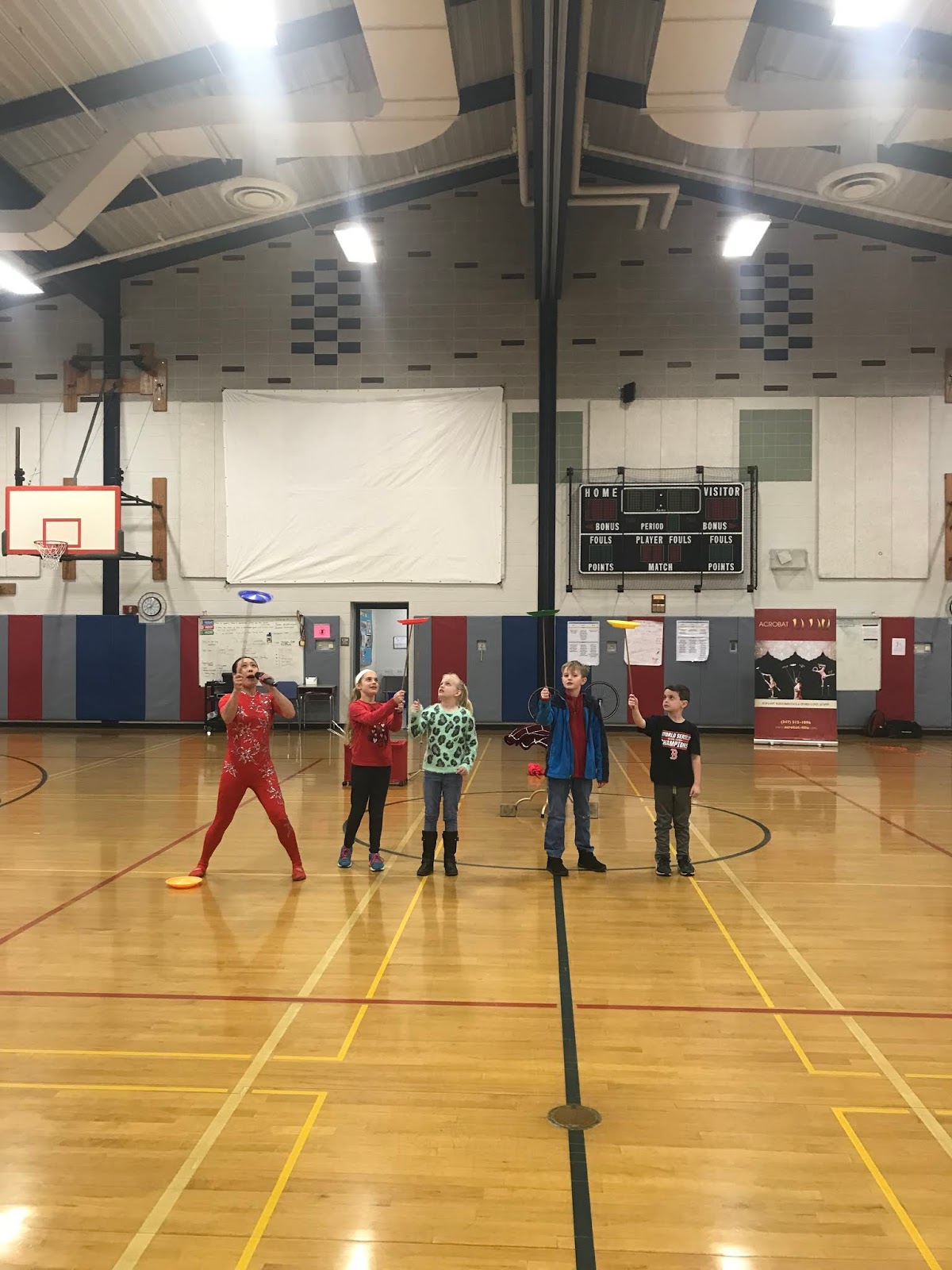 Li Liu Acrobat With 40plus Years Experience To Perform