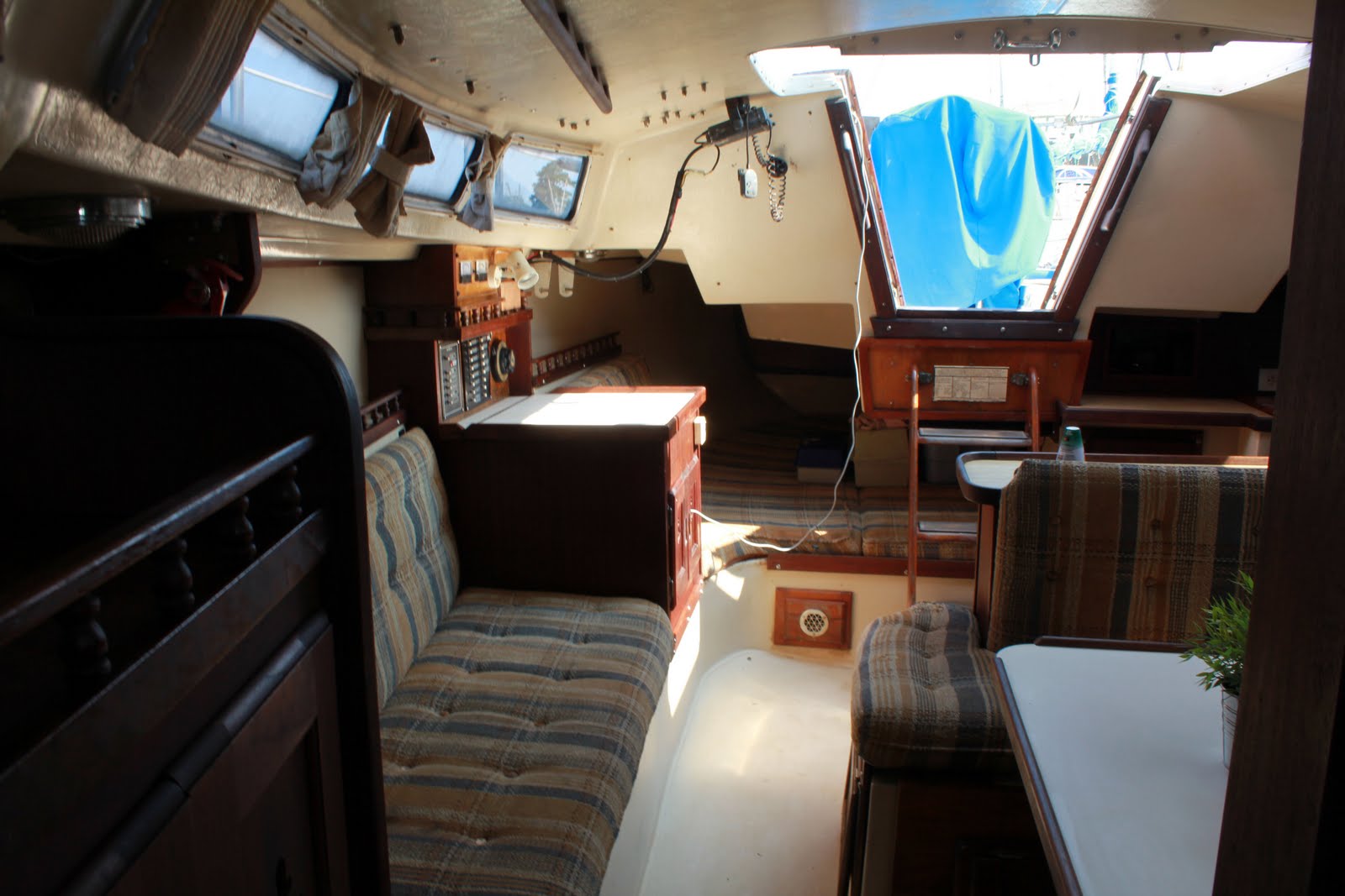 Georgetown Catalina 30 For Sale: Interior Photos