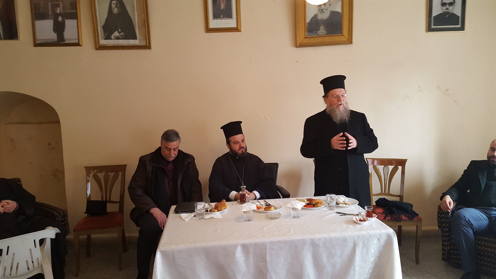 ΦΩΣ ΦΑΝΑΡΙΟΥ: Η ΠΡΟΗΓΙΑΣΜΕΝΗ ΘΕΙΑ ΛΕΙΤΟΥΡΓΙΑ ΣΤΟΝ ΑΓΙΟ ΝΙΚΟΛΑΟ ΤΟΠΚΑΠΟΥ ...
