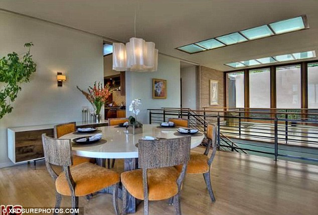 Is this Cheryl Cole's new LA home? Star views £3.4million mansion ...