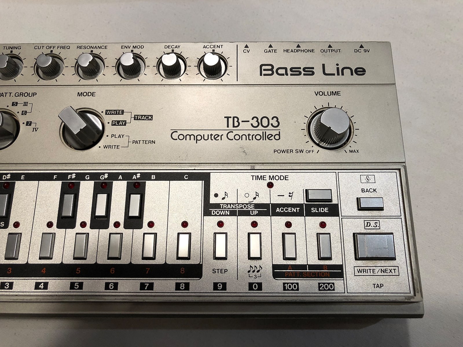 MATRIXSYNTH: Roland TB-303 Bass Line Synthesizer