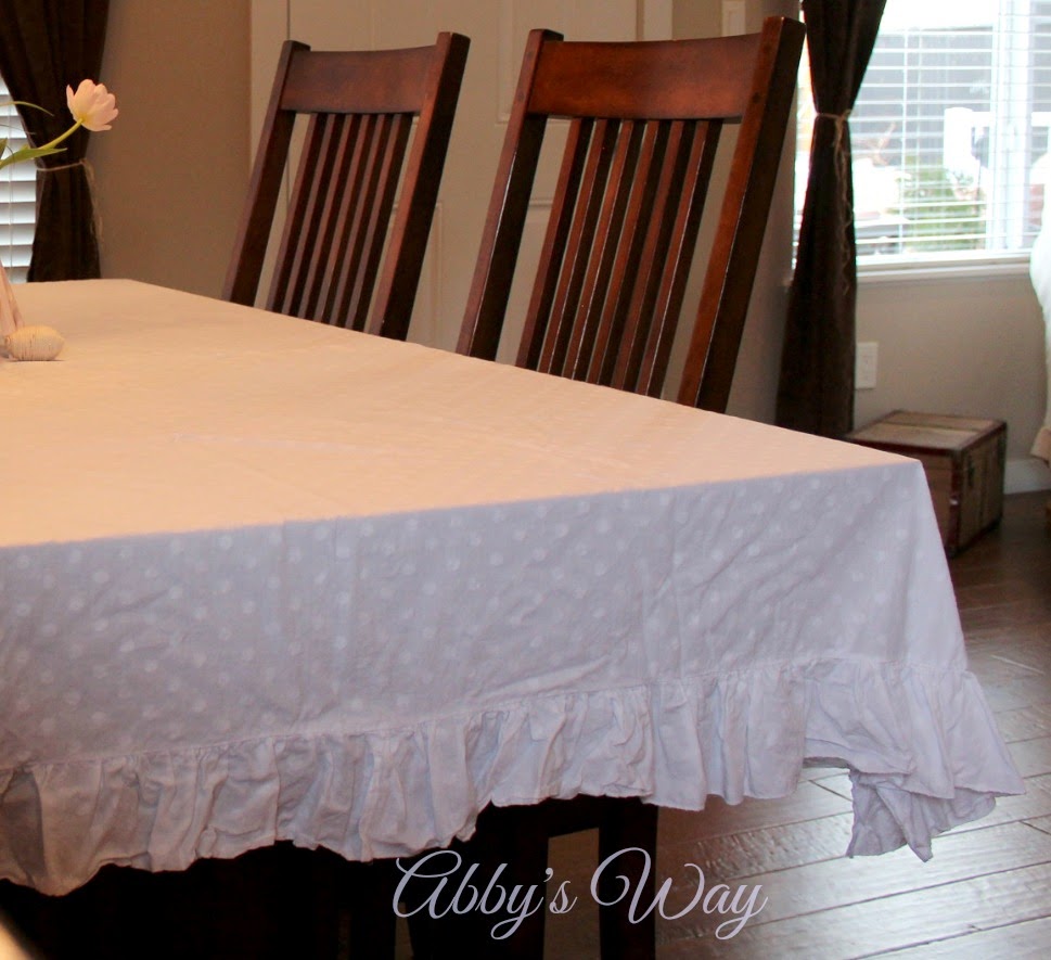 Abby's Way: Ruffled Tablecloth