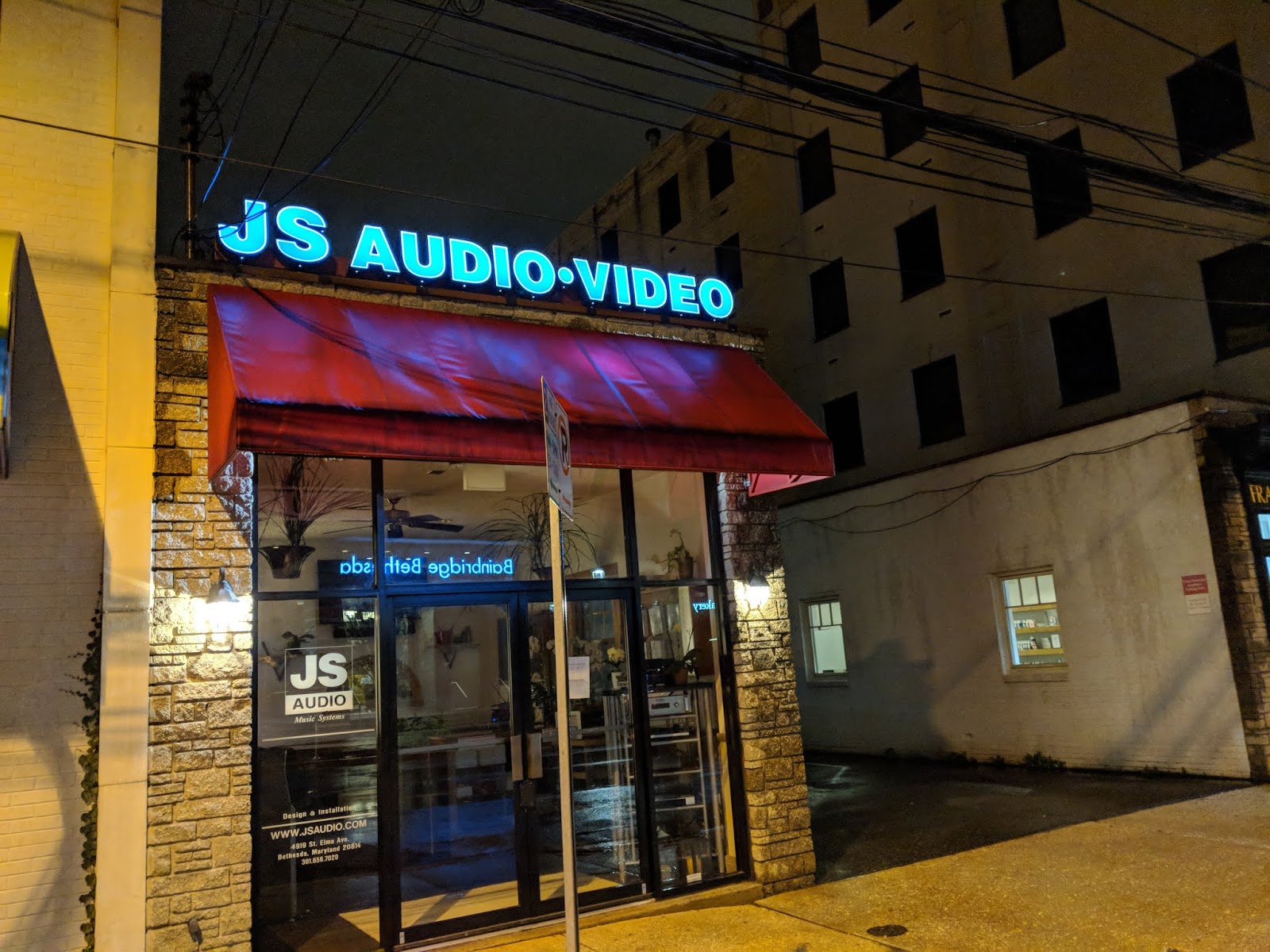 Robert Dyer @ Bethesda Row: New hours at JS Audio - Video in Bethesda